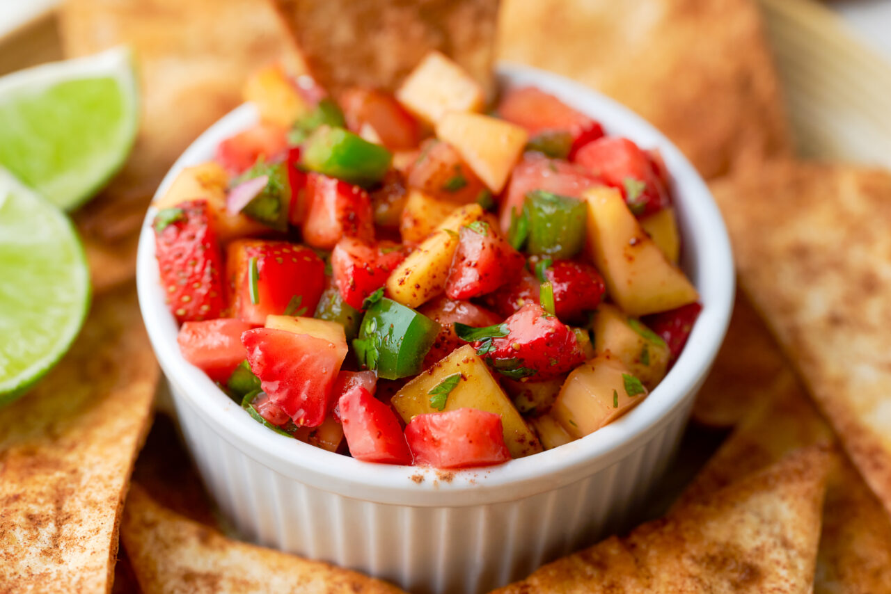 Chipotle Strawberry Mango Salsa with Cinnamon Chips | PSC